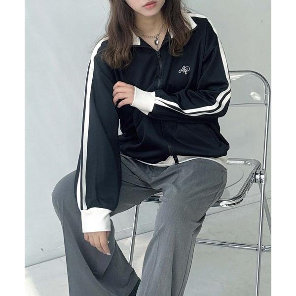 参考価格：7，590円発売時期：2024年01月コンディション：D（傷・汚れあり）傷や汚れがあるが使用には問題ないアイテム前身頃：汚れ全体的：毛玉参考商品名：◎ワンポイント刺繍ロゴ サイドライントラックジャケット参考品番：Q80059-5，...