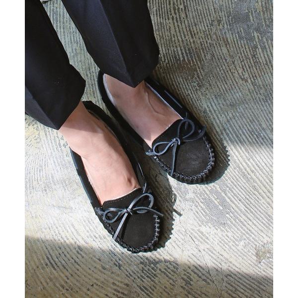 『セール実施中』参考価格：12，100円発売時期：2025年09月コンディション：B（目立つ使用感なし）使用感が少ない、または気にならないアイテム内側：汚れ参考サイズ：23cm付属品：箱参考商品名：【MINNETONKA/ミネトンカ 】 C...