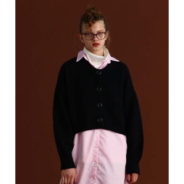 『セール実施中』参考価格：6，160円発売時期：2023年07月コンディション：B（目立つ使用感なし）使用感が少ない、または気にならないアイテム袖・袖口・前身頃・すそ周り：毛玉参考商品名：ショート丈クルーネックニットカーディガン参考品番：3...