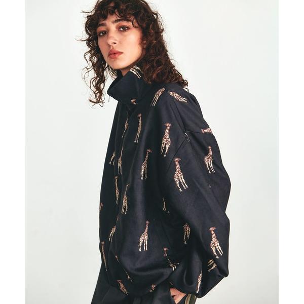 『セール実施中』参考価格：8，690円発売時期：2025年03月コンディション：B（目立つ使用感なし）使用感が少ない、または気にならないアイテム首周り：汚れ参考商品名：Revo. アニマル 総柄プリント ルーズフィット トラックジャケット参...