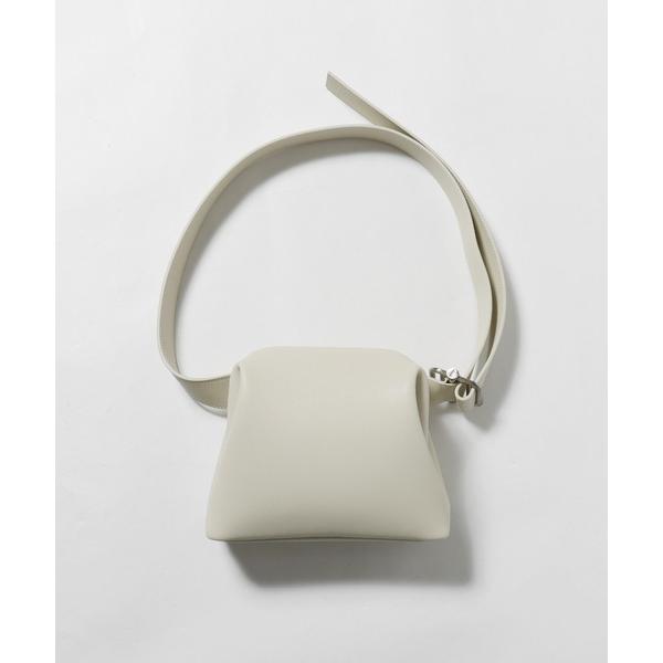 『セール実施中』参考価格：50，600円発売時期：2022年06月コンディション：B（目立つ使用感なし）使用感が少ない、または気にならないアイテム内側：汚れ参考商品名：OSOI/オソイ MINI BROT ハンドバック ショルダーバッグ参考...