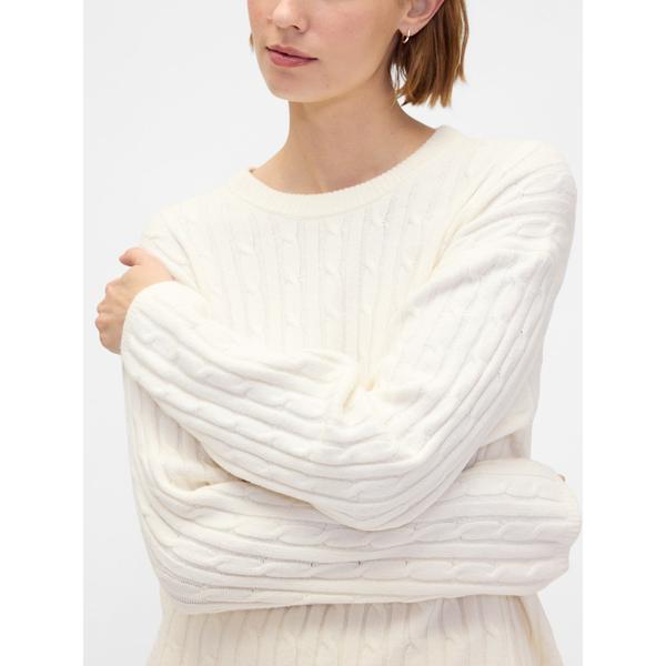 『セール実施中』参考価格：7，989円発売時期：2025年10月コンディション：A（使用感なし）数回使用した程度で使用感が感じられないアイテム参考商品名：CashSoft カシミヤタッチ ケーブルニット クルーネックセーター参考品番：844...