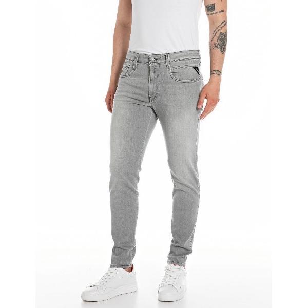 『セール実施中』参考価格：28，600円発売時期：2024年03月コンディション：A（使用感なし）数回使用した程度で使用感が感じられないアイテム参考商品名：スーパースリムBRONNYグレーデニム参考品番：MA934 .000.51A 626...