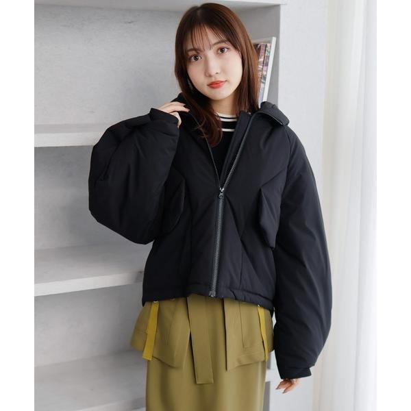 『タイムセール実施中』参考価格：29，700円発売時期：2022年10月コンディション：C（やや使用感あり）使用感があり、やや気になる傷や汚れがあるアイテム全体的：汚れ参考商品名：タックスリーブフーディショートコート参考品番：0026266...