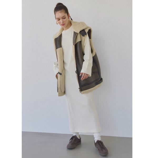 『セール実施中』参考価格：27，500円発売時期：2023年10月コンディション：D（傷・汚れあり）傷や汚れがあるが使用には問題ないアイテム前身頃・首周り：汚れ参考商品名：Oversized Boa Eco Leather Vest /ボア...