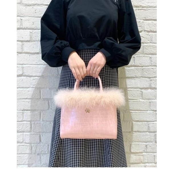 『タイムセール実施中』参考価格：19，800円発売時期：2022年10月コンディション：A（使用感なし）数回使用した程度で使用感が感じられないアイテム参考商品名：ryuchellコラボ エコフェザー付きハンドバッグ参考品番：00072220...