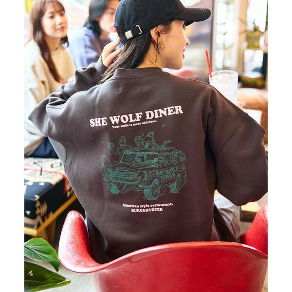 『セール実施中』参考価格：4，994円発売時期：2024年09月コンディション：B（目立つ使用感なし）使用感が少ない、または気にならないアイテム前身頃：汚れ全体的：毛玉参考商品名：限定展開 SHE WOLF DINER×FREAK’S ST...