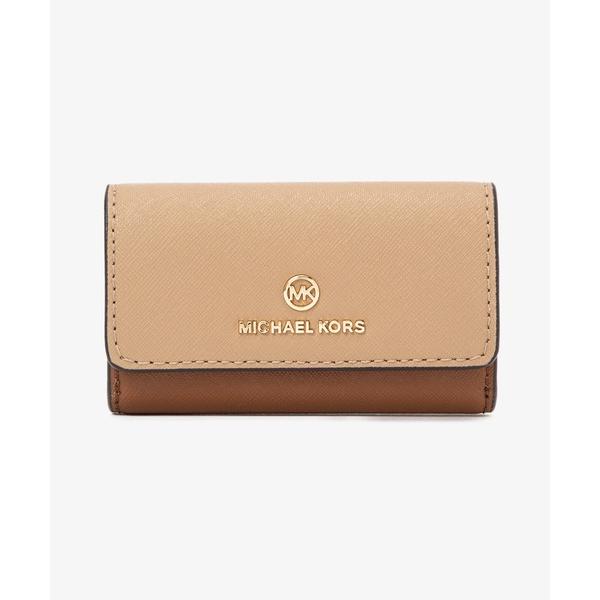 『タイムセール実施中』参考価格：14，300円発売時期：2022年04月コンディション：B（目立つ使用感なし）使用感が少ない、または気にならないアイテム内側：汚れ装飾部分：剥げ参考商品名：JET SET CHARM スリムキーケース エクス...