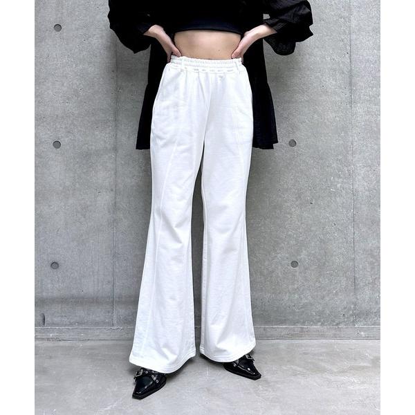 『セール実施中』参考価格：5，991円発売時期：2025年05月コンディション：A（使用感なし）数回使用した程度で使用感が感じられないアイテム参考商品名：【WEB限定】DAILYフレアスウェットパンツ参考品番：499833【商品に関する注意...