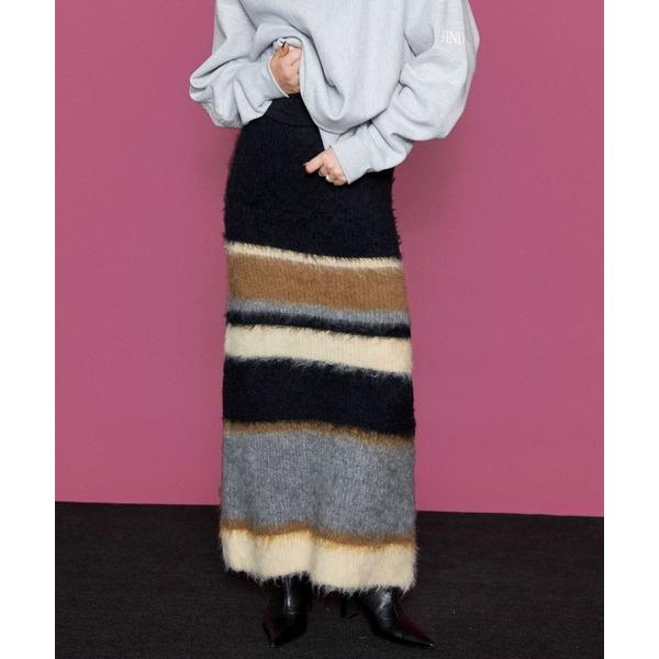 『タイムセール実施中』参考価格：19，800円発売時期：2024年09月コンディション：B（目立つ使用感なし）使用感が少ない、または気にならないアイテム全体的：色あせ参考商品名：Multi Border Tight Skirt/マルチボーダ...