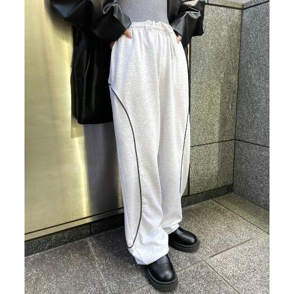 『タイムセール実施中』参考価格：4，990円発売時期：2025年01月コンディション：B（目立つ使用感なし）使用感が少ない、または気にならないアイテム全体的：毛玉参考商品名：ドローコードパイピング裏毛ジョガーパンツ参考品番：AI000001...