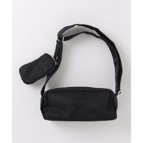 『セール実施中』参考価格：4，679円発売時期：2022年10月コンディション：D（傷・汚れあり）傷や汚れがあるが使用には問題ないアイテムブランドタグ：欠損参考商品名：OBENTOU BAG / ミニポーチ付きスクエアバッグ参考品番：w00...