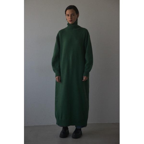 『セール実施中』参考価格：17，600円発売時期：2023年10月コンディション：A（使用感なし）数回使用した程度で使用感が感じられないアイテム参考商品名：volume sleeve knit one-piece(ボリュームスリーブニットワ...