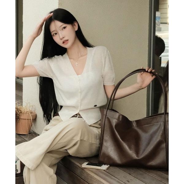 『タイムセール実施中』参考価格：5，500円発売時期：2024年07月コンディション：B（目立つ使用感なし）使用感が少ない、または気にならないアイテム襟周り：汚れ参考商品名：[BELLIDE MADE] リネンVネック半袖カーディガン参考品...