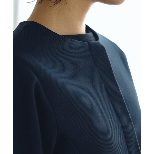 『セール実施中』参考価格：8，910円発売時期：2023年09月コンディション：C（やや使用感あり）使用感があり、やや気になる傷や汚れがあるアイテム全体的：汚れ、保管上のにおいがします。参考商品名：コクーンスリーブショートジャケット参考品番...