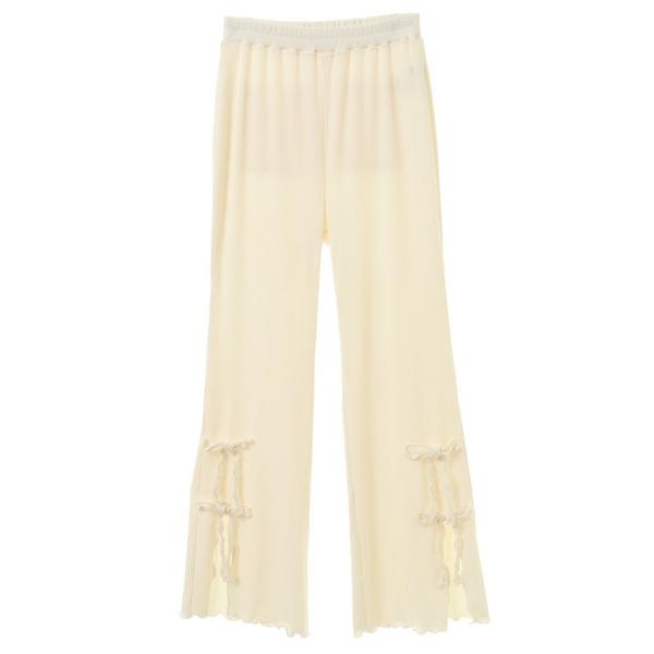 『セール実施中』参考価格：16，500円発売時期：2025年04月コンディション：B（目立つ使用感なし）使用感が少ない、または気にならないアイテム後身頃：汚れ参考商品名：TINY RIBBON FLARE パンツ参考品番：1241708【商...