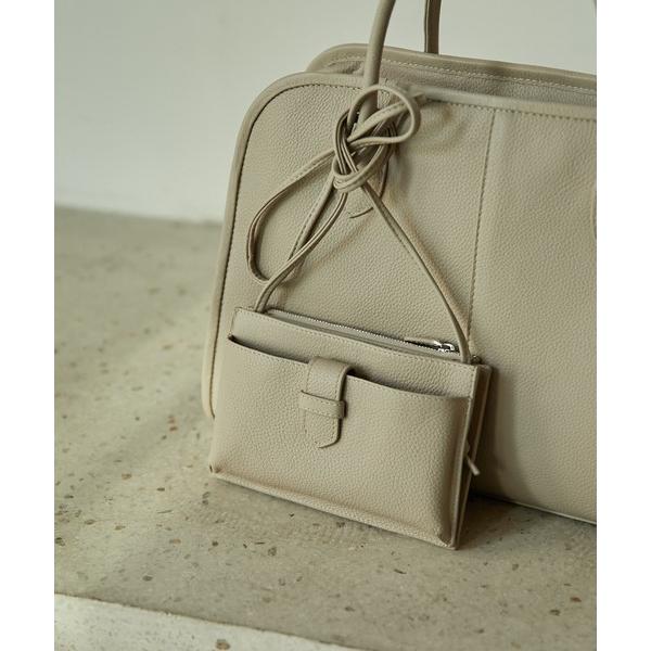 『セール実施中』参考価格：9，900円発売時期：2023年07月コンディション：B（目立つ使用感なし）使用感が少ない、または気にならないアイテム表面・内側：汚れ参考商品名：【Hoaw.】スマホウォレットショルダーバッグ2参考品番：WGZ10...