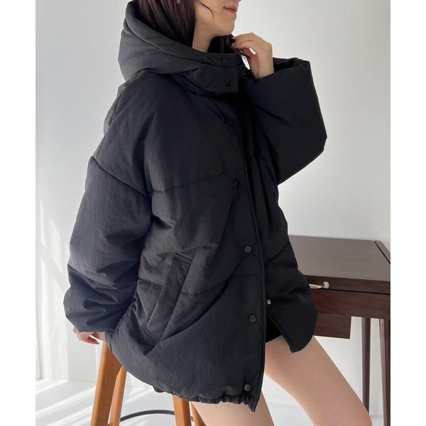 『タイムセール実施中』参考価格：9，900円発売時期：2023年08月コンディション：A（使用感なし）数回使用した程度で使用感が感じられないアイテム参考商品名：【フード取り外し可能】ミドルフェイクダウンジャケット参考品番：013207004...