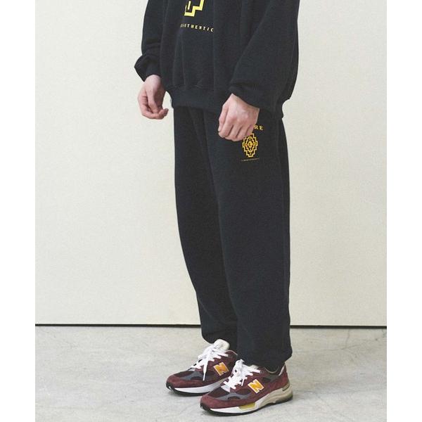 『セール実施中』参考価格：18，700円発売時期：2023年10月コンディション：A（使用感なし）数回使用した程度で使用感が感じられないアイテム参考商品名：CHIMAYO SWEATPANTS参考品番：225301/225302【商品に関す...