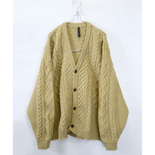 『セール実施中』参考価格：8，990円発売時期：2023年09月コンディション：A（使用感なし）数回使用した程度で使用感が感じられないアイテム参考商品名：アラン柄  ボリューム袖オーバーサイズ カーディガン/レディース メンズ参考品番：22...