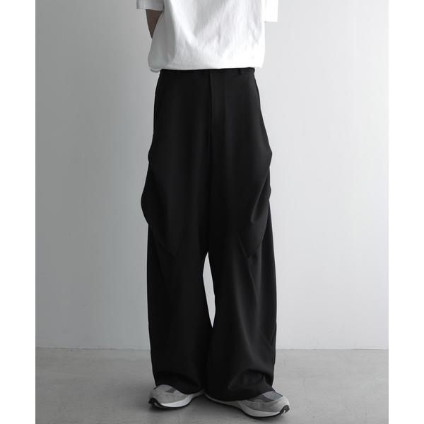 『セール実施中』参考価格：7，700円発売時期：2025年05月コンディション：A（使用感なし）数回使用した程度で使用感が感じられないアイテム参考商品名：loose 3D silhouette PT / ルーズ3Dシルエットパンツ参考品番：...