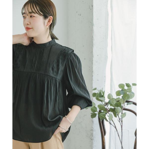 『セール実施中』参考価格：6，490円発売時期：2023年03月コンディション：B（目立つ使用感なし）使用感が少ない、または気にならないアイテム後身頃：汚れ参考商品名：ショルダータックシシュウブラウス参考品番：IT35-23A005【商品に...