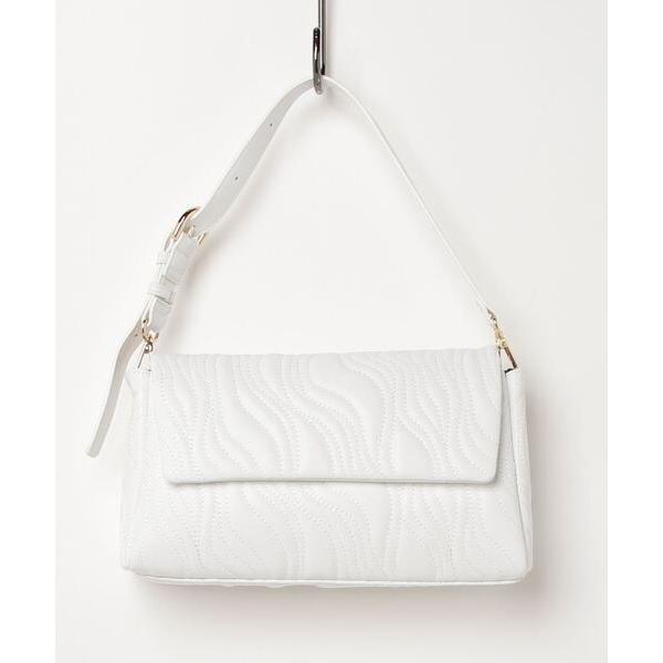 『タイムセール実施中』参考価格：16，500円発売時期：2024年11月コンディション：C（やや使用感あり）使用感があり、やや気になる傷や汚れがあるアイテム角・表面：汚れ参考商品名：RBS / ウェーブ キルティング バッグ参考品番：61-...