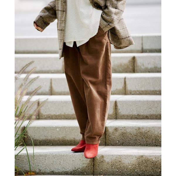 参考価格：5，790円発売時期：2024年11月コンディション：B（目立つ使用感なし）使用感が少ない、または気にならないアイテム全体的：色あせ参考商品名：【WEB限定】コーデュロイキャロットパンツ[プチ・プラスサイズあり]参考品番：2212...