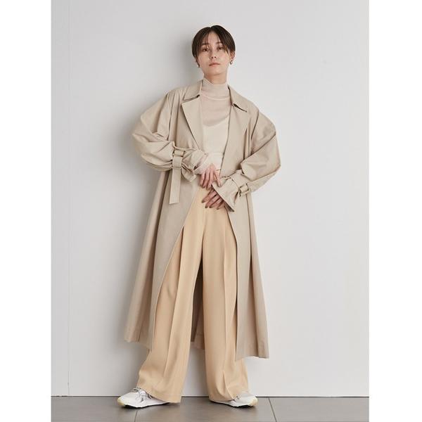 参考価格：38，500円発売時期：2023年01月コンディション：A（使用感なし）数回使用した程度で使用感が感じられないアイテム参考商品名：【emmi atelier】ecoボリュームスリーブトレンチコート参考品番：13WFC231064【...