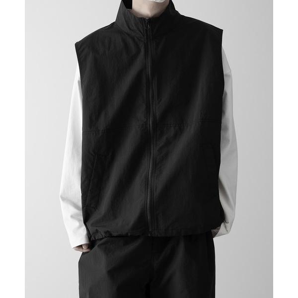 『セール実施中』参考価格：5，390円発売時期：2024年01月コンディション：B（目立つ使用感なし）使用感が少ない、または気にならないアイテム全体的：汚れ参考商品名：【RUUBON】nylon drawstring vest / ナイロン...