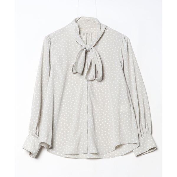 『セール実施中』参考価格：22，000円発売時期：2024年12月コンディション：S（新品同様）タグ付きの未使用、または新品同様のアイテム付属品：スペアボタン・タグ参考商品名：変形ドット ボウタイブラウス参考品番：64-11-1117-78...