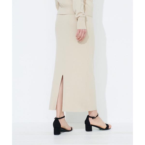 『セール実施中』参考価格：13，200円発売時期：2023年02月コンディション：C（やや使用感あり）使用感があり、やや気になる傷や汚れがあるアイテム全体的：型崩れ参考商品名：リブニットスカート参考品番：910209-9441【商品に関する...