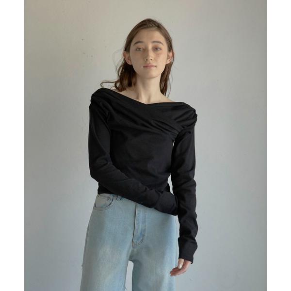 『セール実施中』参考価格：5，390円発売時期：2025年02月コンディション：B（目立つ使用感なし）使用感が少ない、または気にならないアイテム全体的：毛玉参考商品名：【MINERTE】unbalanced offshoulder tops...