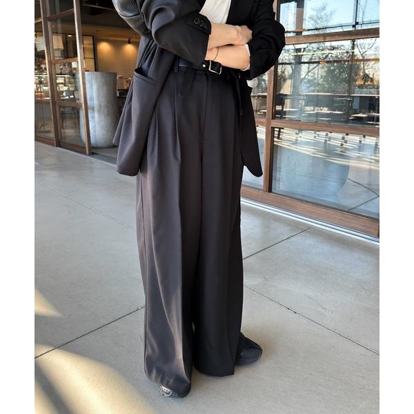 『セール実施中』参考価格：6，490円発売時期：2025年01月コンディション：B（目立つ使用感なし）使用感が少ない、または気にならないアイテム全体的：色あせ参考商品名：センタープレスタックワイドスラックス参考品番：30001671【商品に...