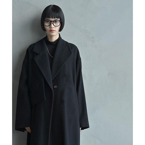 『セール実施中』参考価格：27，999円発売時期：2022年11月コンディション：C（やや使用感あり）使用感があり、やや気になる傷や汚れがあるアイテム全体的：汚れ、毛玉参考商品名：fundamine アシンメトリーチェスターコート参考品番：...