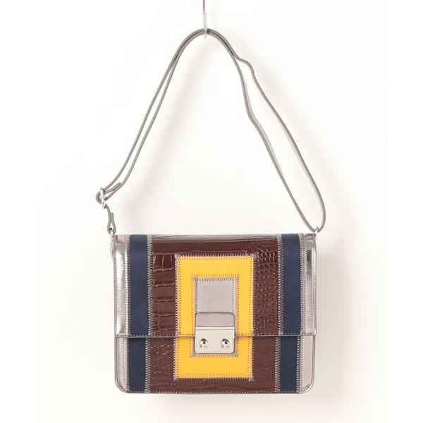 『セール実施中』参考価格：11，100円発売時期：2023年09月コンディション：B（目立つ使用感なし）使用感が少ない、または気にならないアイテム全体的：汚れ表面：傷参考商品名：カラーミックスボックスショルダーBAG参考品番：3723519...