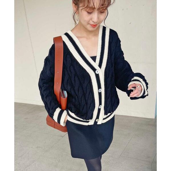 参考価格：21，780円発売時期：2023年09月コンディション：B（目立つ使用感なし）使用感が少ない、または気にならないアイテム内側・すそ周り：ほつれ参考商品名：【Oldderby Knitwear】Big Cable Vee Cardi...