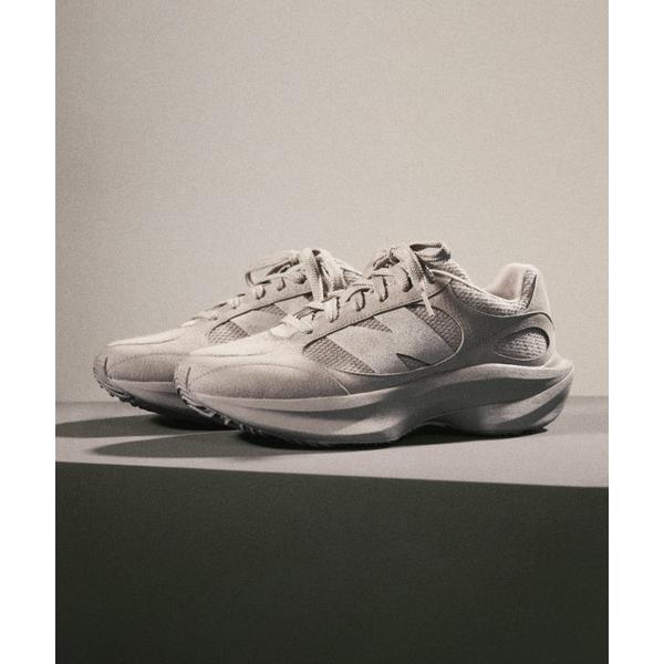 『タイムセール実施中』参考価格：22，000円発売時期：2024年09月コンディション：C（やや使用感あり）使用感があり、やや気になる傷や汚れがあるアイテム内側：毛玉表面・ソール：汚れ表面・かかと：履きジワかかと・つま先：擦り減り参考商品名...