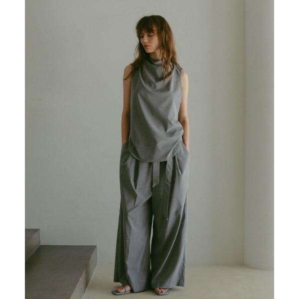 『セール実施中』参考価格：30，800円発売時期：2023年12月コンディション：A（使用感なし）数回使用した程度で使用感が感じられないアイテム付属品：ベルト参考商品名：ドレープハイネックノースリオールインワン参考品番：1224230050...