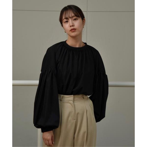 『タイムセール実施中』参考価格：16，500円発売時期：2025年03月コンディション：C（やや使用感あり）使用感があり、やや気になる傷や汚れがあるアイテム全体的：型崩れ参考商品名：gather ribbon volume blouse /...