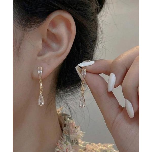 『タイムセール実施中』※このアイテムは返品・交換対象外商品です。ZOZO問い合わせ番号:103163354ショップ:VIBGYOR，ヴィブジョーブランド:VIBGYOR，ヴィブジョー商品名:【IZU】 ティアドロップクリスタルスイングピアス...