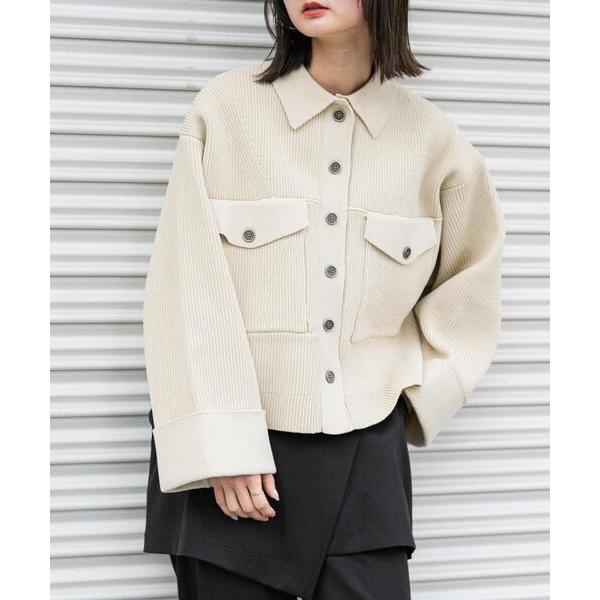 『セール実施中』参考価格：8，250円発売時期：2025年01月コンディション：B（目立つ使用感なし）使用感が少ない、または気にならないアイテム前身頃：汚れ付属品：スペアボタン参考商品名：ニットショートジャケット参考品番：AAA4-27C0...