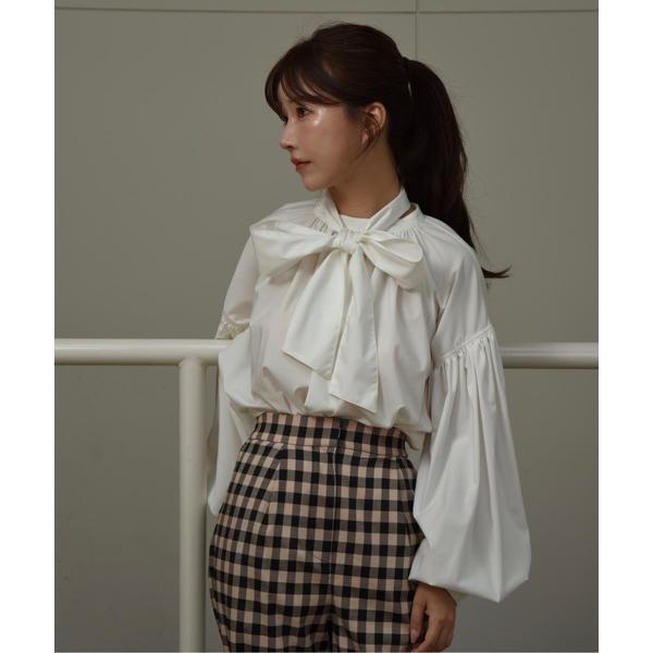 『タイムセール実施中』参考価格：16，500円発売時期：2025年03月コンディション：B（目立つ使用感なし）使用感が少ない、または気にならないアイテム装飾部分：汚れ付属品：保存袋参考商品名：gather ribbon volume blo...