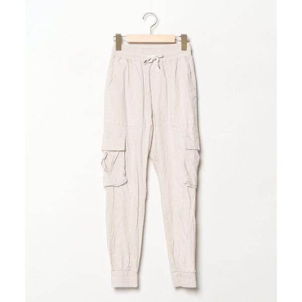 『タイムセール実施中』参考価格：12，870円発売時期：2021年10月コンディション：C（やや使用感あり）使用感があり、やや気になる傷や汚れがあるアイテムポケット・後身頃：汚れ参考商品名：【AT THE MOMENT 】リネン バンディン...