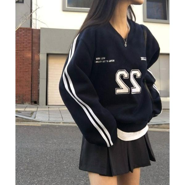 『タイムセール実施中』参考価格：7，900円発売時期：2024年01月コンディション：A（使用感なし）数回使用した程度で使用感が感じられないアイテム参考商品名：[BELLIDE MADE] トラックVネックオーバーフィットトレーナー参考品番...