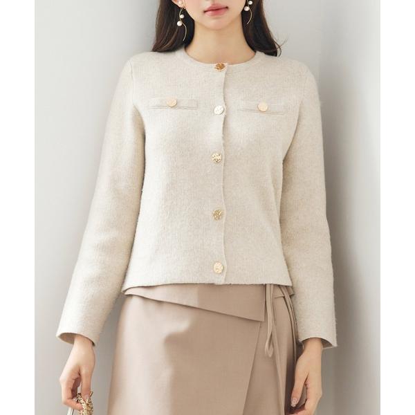 『セール実施中』参考価格：4，990円発売時期：2025年09月コンディション：B（目立つ使用感なし）使用感が少ない、または気にならないアイテム前身頃：汚れ、ほつれ参考商品名：【高評価】レディース ノーカラーショート丈ニットカーディガン ク...