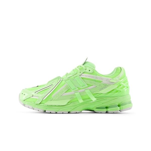 『タイムセール実施中』参考価格：22，000円発売時期：2025年07月コンディション：A（使用感なし）数回使用した程度で使用感が感じられないアイテム付属品：箱・タグ参考商品名：U1906AF　1906A参考品番：697786-0001【商...