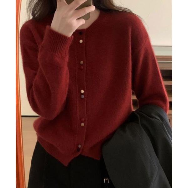 『セール実施中』参考価格：4，990円発売時期：2024年08月コンディション：S（新品同様）タグ付きの未使用、または新品同様のアイテム付属品：タグ参考商品名：ふんわり素材で可愛らしい。配色ボタン モヘア ニット カーディガン参考品番：ss...