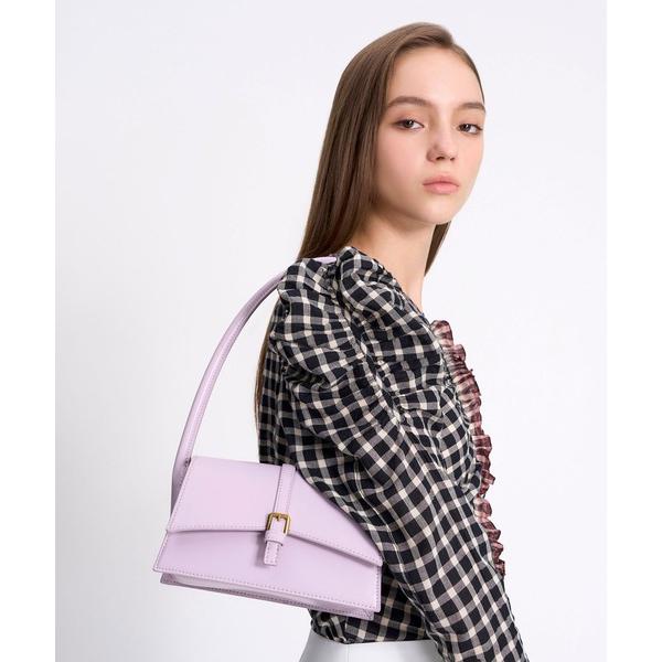 『タイムセール実施中』参考価格：8，900円発売時期：2022年12月コンディション：C（やや使用感あり）使用感があり、やや気になる傷や汚れがあるアイテム全体的：汚れ角：剥げ参考商品名：Annelise アネリーゼ バックルトラペーズショル...