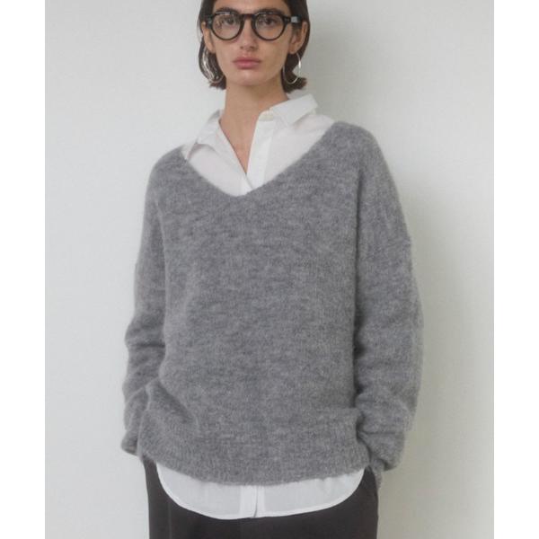 『セール実施中』参考価格：11，000円発売時期：2024年10月コンディション：B（目立つ使用感なし）使用感が少ない、または気にならないアイテム後身頃：ひきつれ参考商品名：アルパカウールＶネックニット参考品番：247-240-743-00...